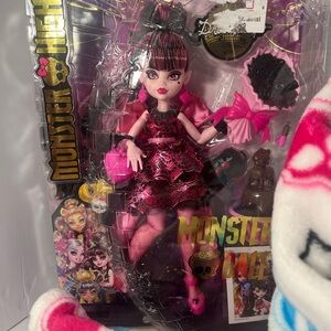monster high | Accessories | Monster High White And Pink Skull Robe ...